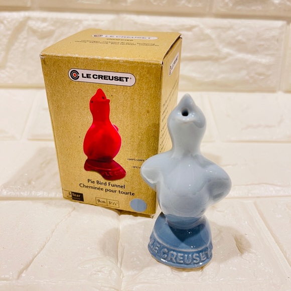 Le Creuset | Kitchen | Le Creuset Pie Bird Funnel | Poshmark